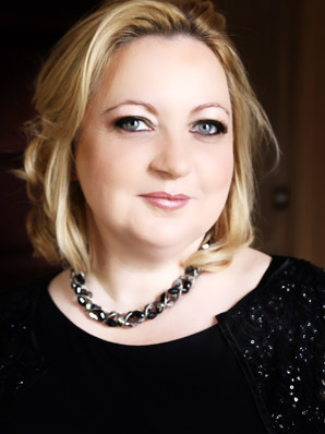 Victoria Massey stars in Gustav Mahler’s “Symphony No. 3” at the ...